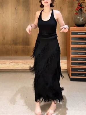 春夏新款洋气流苏半身裙直筒长裙女设计感垂感微胖高弹力显瘦裙子