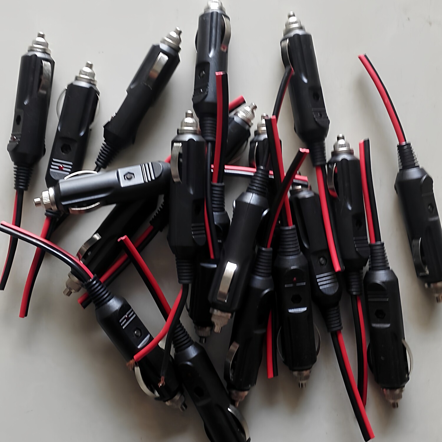 12V汽车点烟插头延长线 大功率车载电器专用汽车用品配件点烟器