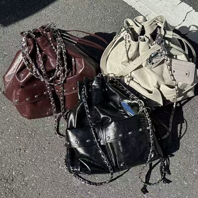 4月末deinet 韩国设计师品牌 25春季新款 多背式链条铆钉设计背包