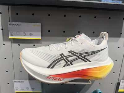 香港亚瑟士 Asics Megablast 透气 回弹 男女跑鞋1013a170-101