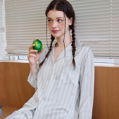 灰条纹小熊蕾丝冰丝女士睡衣套装