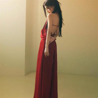 鞠婧祎Nana Jacqueline24挂脖飘带连衣裙性感烈焰红色露背长裙