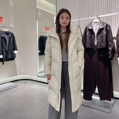 太平鸟女士时尚简约羽绒服A1ACF4311