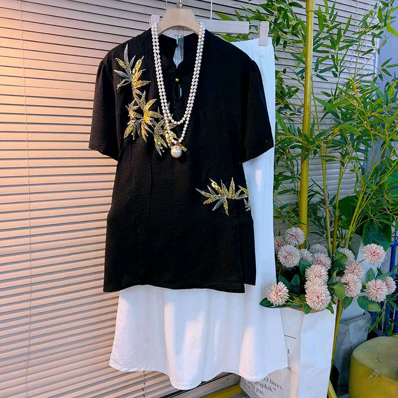 大尺码女装时尚休闲风复古盘扣开衩刺绣花朵短袖上衣搭配阔腿裤子