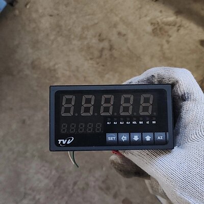 TVV高精度传感器显示控制表DV8H-R0T2-AA1A