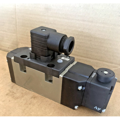 SMC Pneumatics VS7-8-FG-S-3N Solenoid Valve Assembly DC24V