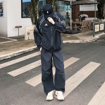 adidas阿迪达斯日常运动休闲宽松上衣外套2026春男梭织夹克IB6980