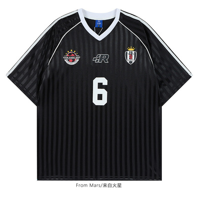 从未结束字母印花宽松短袖T恤