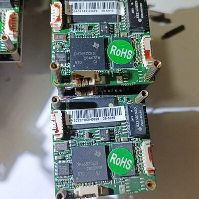 实物拍摄如图，DM365ZCE30/21摄像头模组，有13套