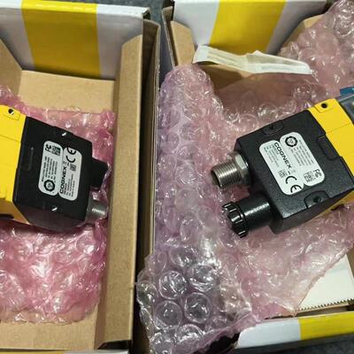康耐视DM-262QX-0120扫码枪,带包装,螺丝帽旁边有