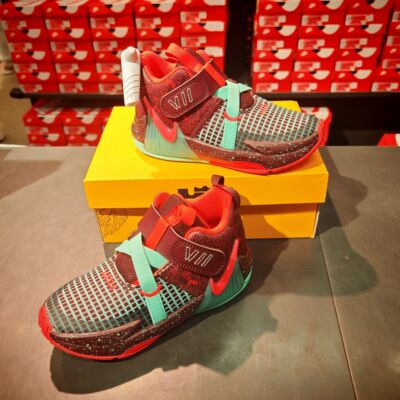 NIKE耐克 LEBRON WITNESS VII SE小童魔术贴训练篮球鞋FD0210-001
