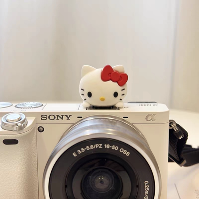 卡通KT猫 适用索尼ZVE10二代热靴盖硅胶A6700 A6400 A7R5防尘盖A7