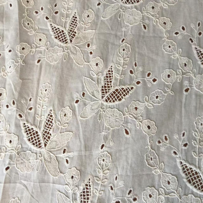 新品 纯棉裙子面料 镂空刺绣 绣花面料  diy手工 刺绣布料 半米价