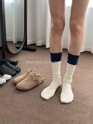 韩系女大~奶白藏青拼色堆堆wa太太学院辣！搭配德训鞋,一整个爱住