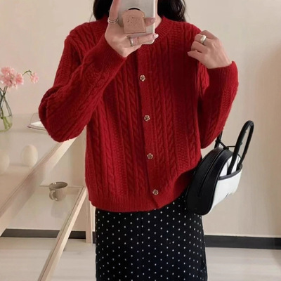 韩系高级感纯色小木扣针织开衫新款显瘦洋气厚毛衣小外套女A6462