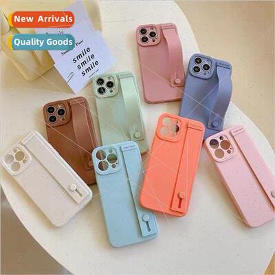 Simple solid color silicone wrist strap 适用 Apple 15ProMax
