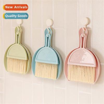 Smiley Desktop Mini Sweeper Keyboard Cleaning Brush wh Dustp