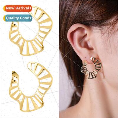 Europe copper gold-plated hollow Hoops earrings women classi