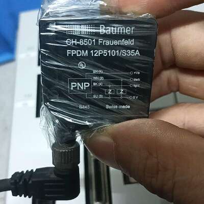 议价Baumer堡盟光电传感器CH-8501，型号FPDM 12可维修