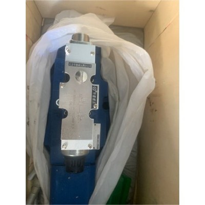 华德比例换向阀 4WRZE32W8-520-7X/6EG24