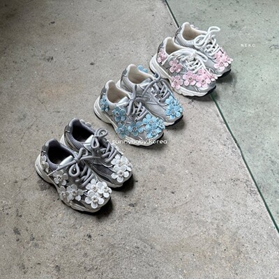 NEKO韩国进口童鞋代购26春夏女童宝宝钉珠花朵系带百搭运动老爹鞋