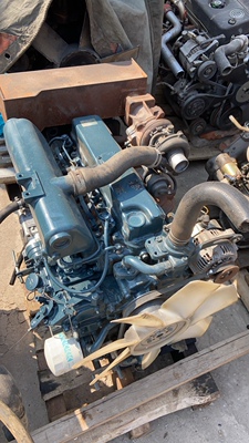 久保田688 588 488 988 收割机发动机V2203 V2403 V3800进口原装