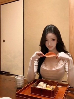 JAYKY YANG【好穿套组!】蕾丝拼接假两件针织衫低腰阔腿长裤套装