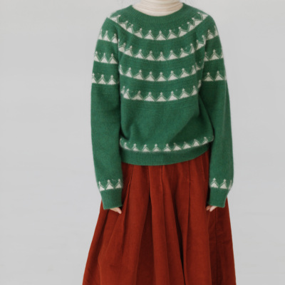 复述浣熊绒混纺 文艺风森绿色小白三角提花宽松型圆领套头毛衣
