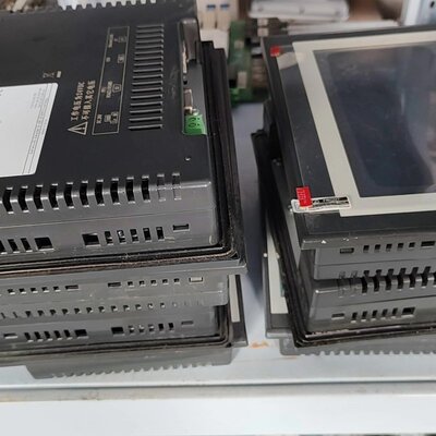 议价SMART 700 IE V3触摸屏，型号6AV6 6可维修