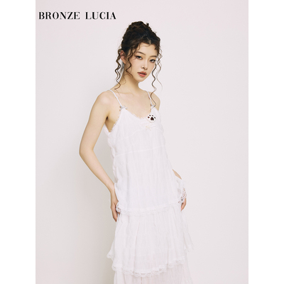 Bronze Lucia少女感白色褶皱肌理感吊带连衣裙