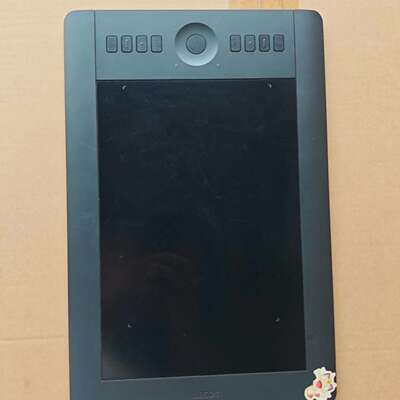 wacom PTH-651很新，有线没有笔，功能一切正常(议价）