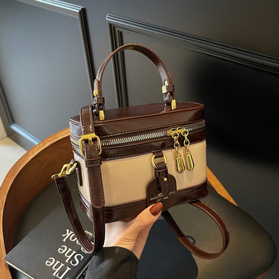 新款高级感小众包包女百搭化妆包