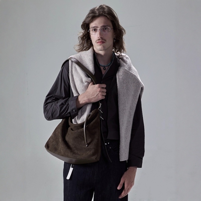 麂皮绒拼接软皮通勤单肩斜挎包