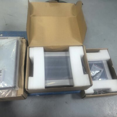 议价昆仑通态mcgSTpc触摸屏 TPC1031XN，10寸，2可维修