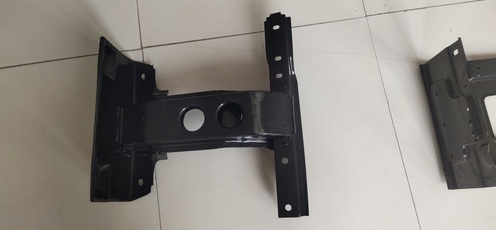 欧曼gtl汽车下脚踏板护罩支架牵引车用工字型安装座总成_虎窝淘