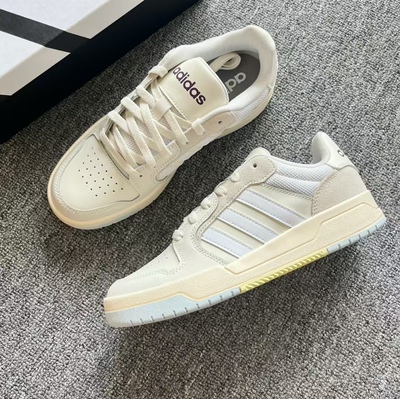 Adidas/阿迪达斯女子新款 经典百搭耐磨透气运动休闲板鞋 JP9963
