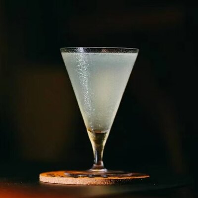 日式简约木质三角马天尼杯