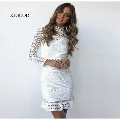 立领镂空修身长袖连衣裙