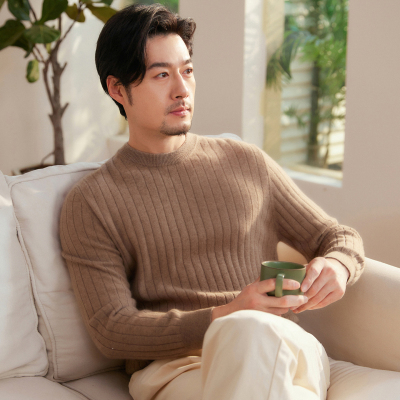 100%纯山羊绒男士圆领坑条毛衣
