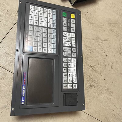 议价广数系统GSK980TB3，刚刚两个个成色很好，1850可维修