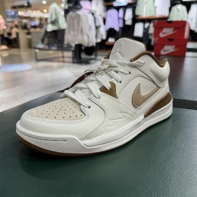 NIKE耐克女耐磨低帮篮球鞋