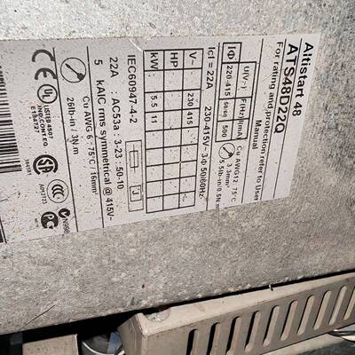 可议价ATS48D22Q，成色还可以，功能正常。三相220-4