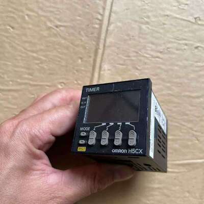 议价400W MHMJ042G1U 伺服马达一个