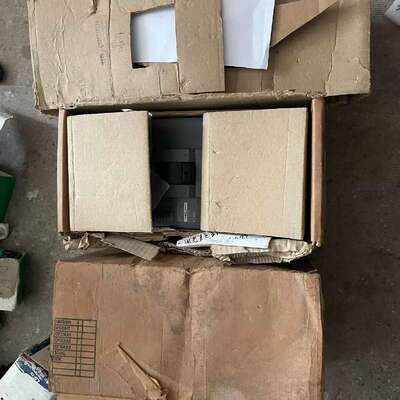 议价梅兰日兰断路器 NS400N 3P 400A，实物拍摄。因库