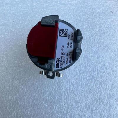 议价PLCCP1H-X40TD-D-SC-3台一起6台