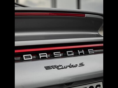 新保时捷亮黑字车尾贴