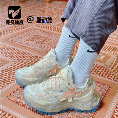 FILA硬糖白粉女子休闲老爹鞋