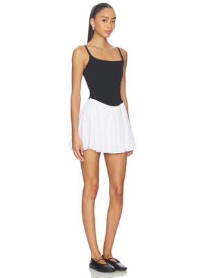 YEAR OF OURS THE COURTNEY 迷你裙 revolve小众新款 黑色、白色