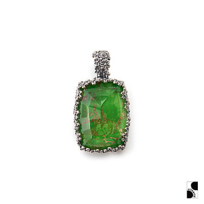 GEROCHRISTO浮雕花朵宝石吊坠