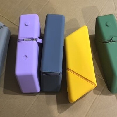 工厂软硅胶文具盒笔袋收